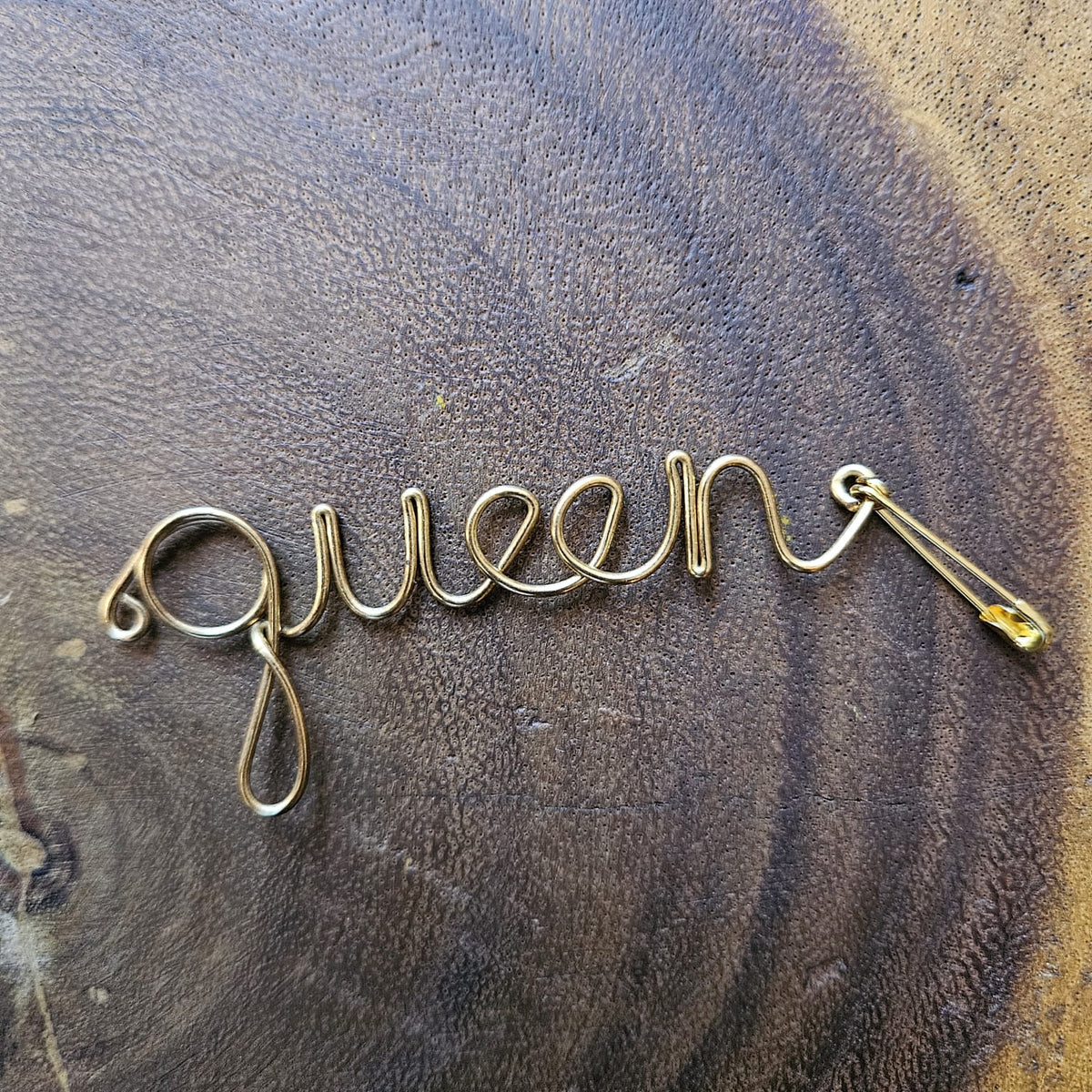 "Queen" Cursive Safety Pin – ArinMayaMade